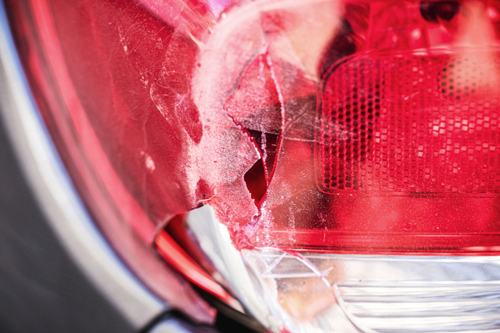 5 Signs It’s Time to Visit an Auto Body Shop After a Minor Accident ...